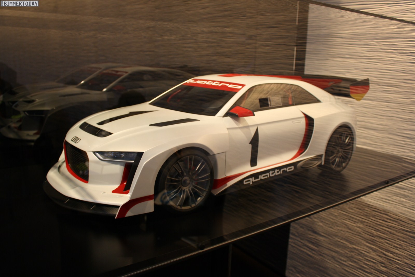 Bilder aus Paris: Das Audi Quattro Concept