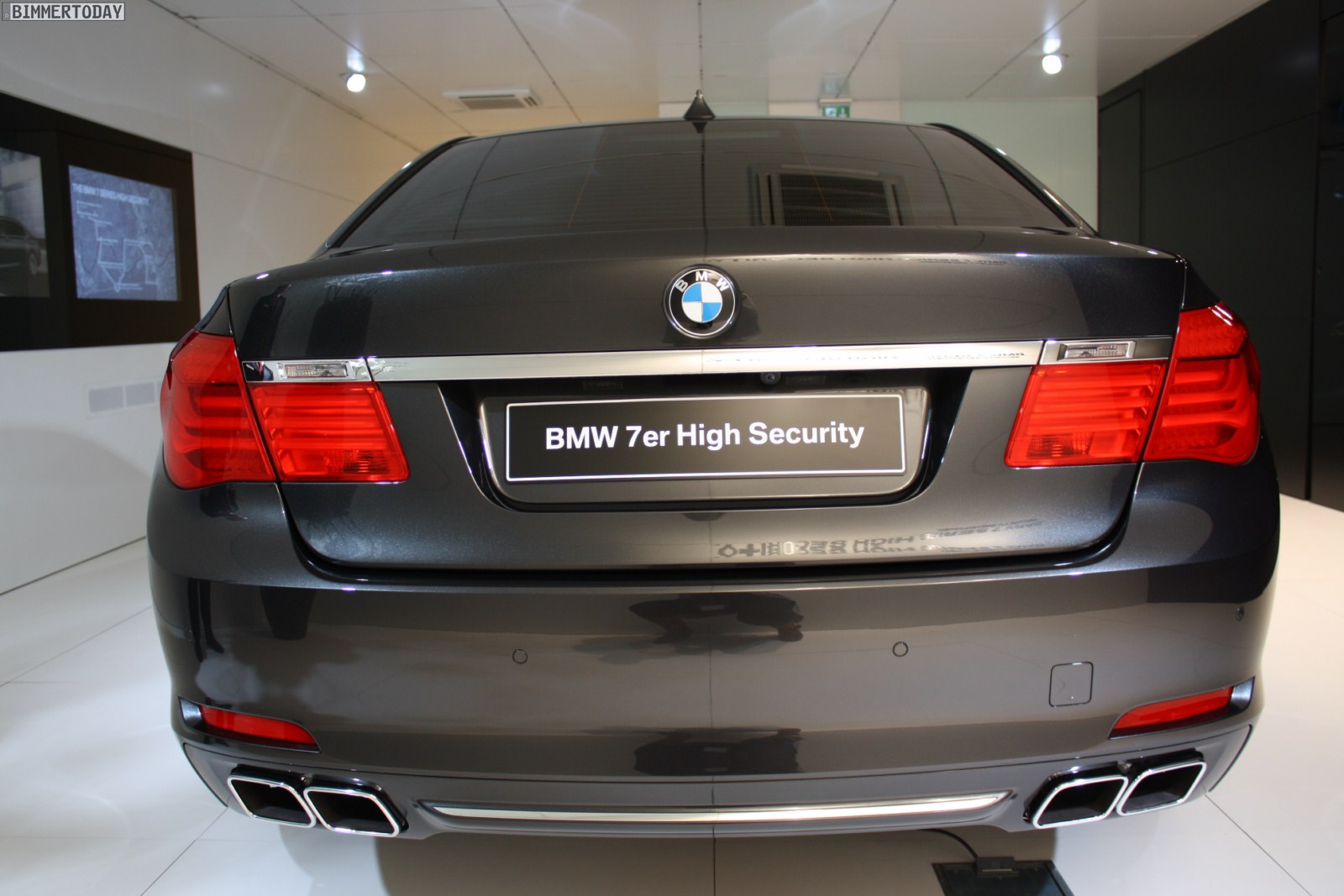 Genf 2011: Exklusive Bilder vom BMW 760i High Security (F03)
