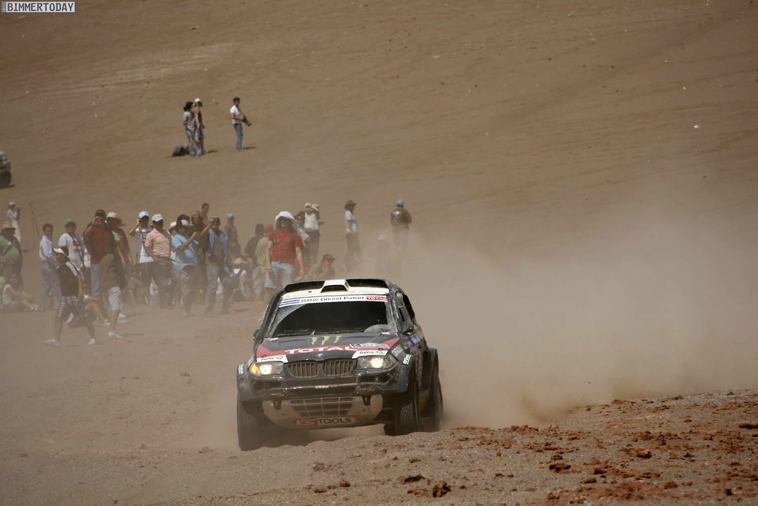 Dakar 2011, Tag 5: BMW siegt auf zwei und auf vier Rädern